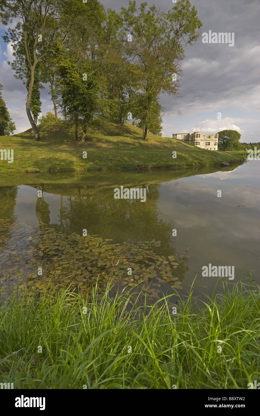 Lyveden new bield garden hi-res stock photography and images - Alamy