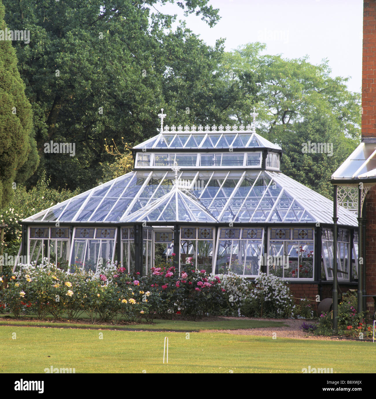 British middle class 19th century hi-res stock photography and images ...