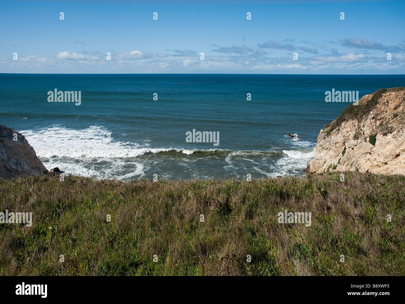 Crumbling cliffs hi-res stock photography and images - Alamy