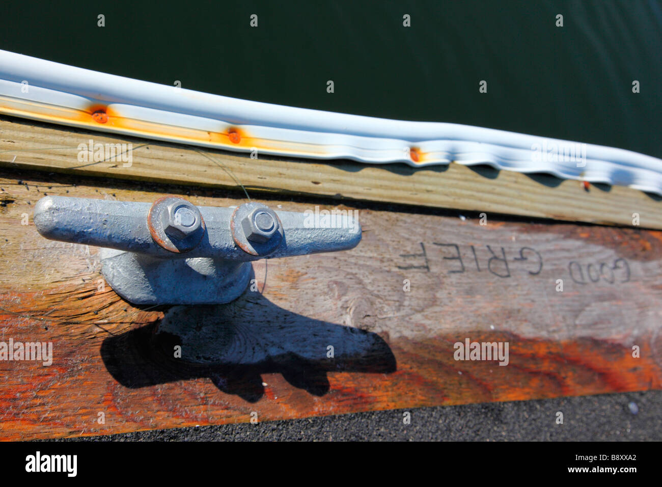 Dock sunny hi-res stock photography and images - Alamy