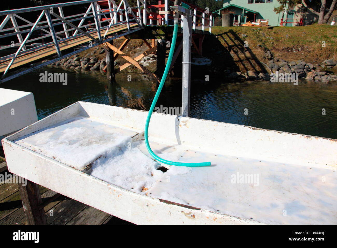 Dock cleaning hi-res stock photography and images - Alamy