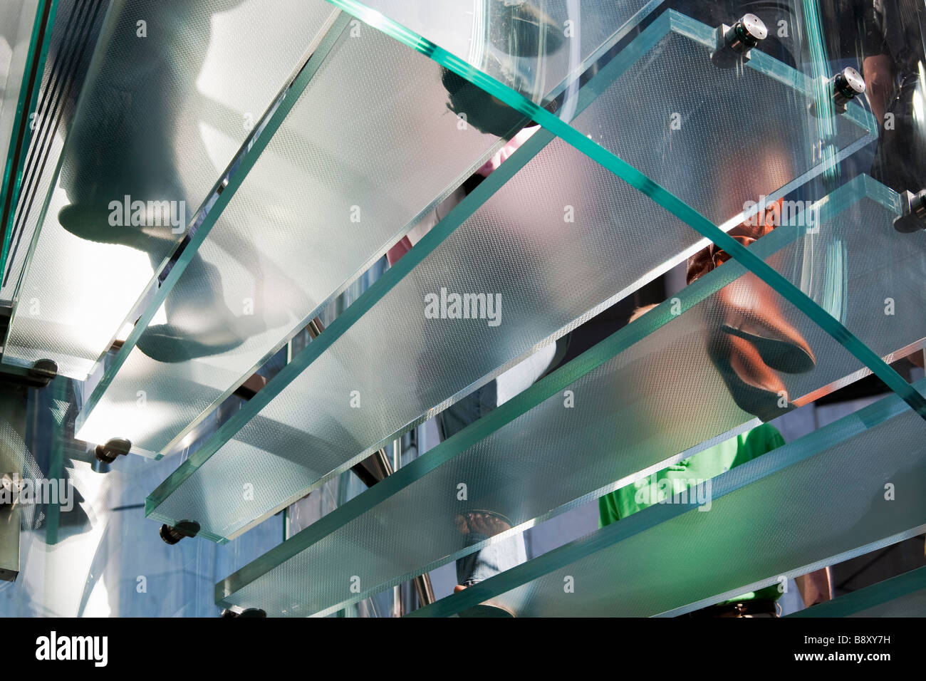 Apple store stairs hi-res stock photography and images - Alamy