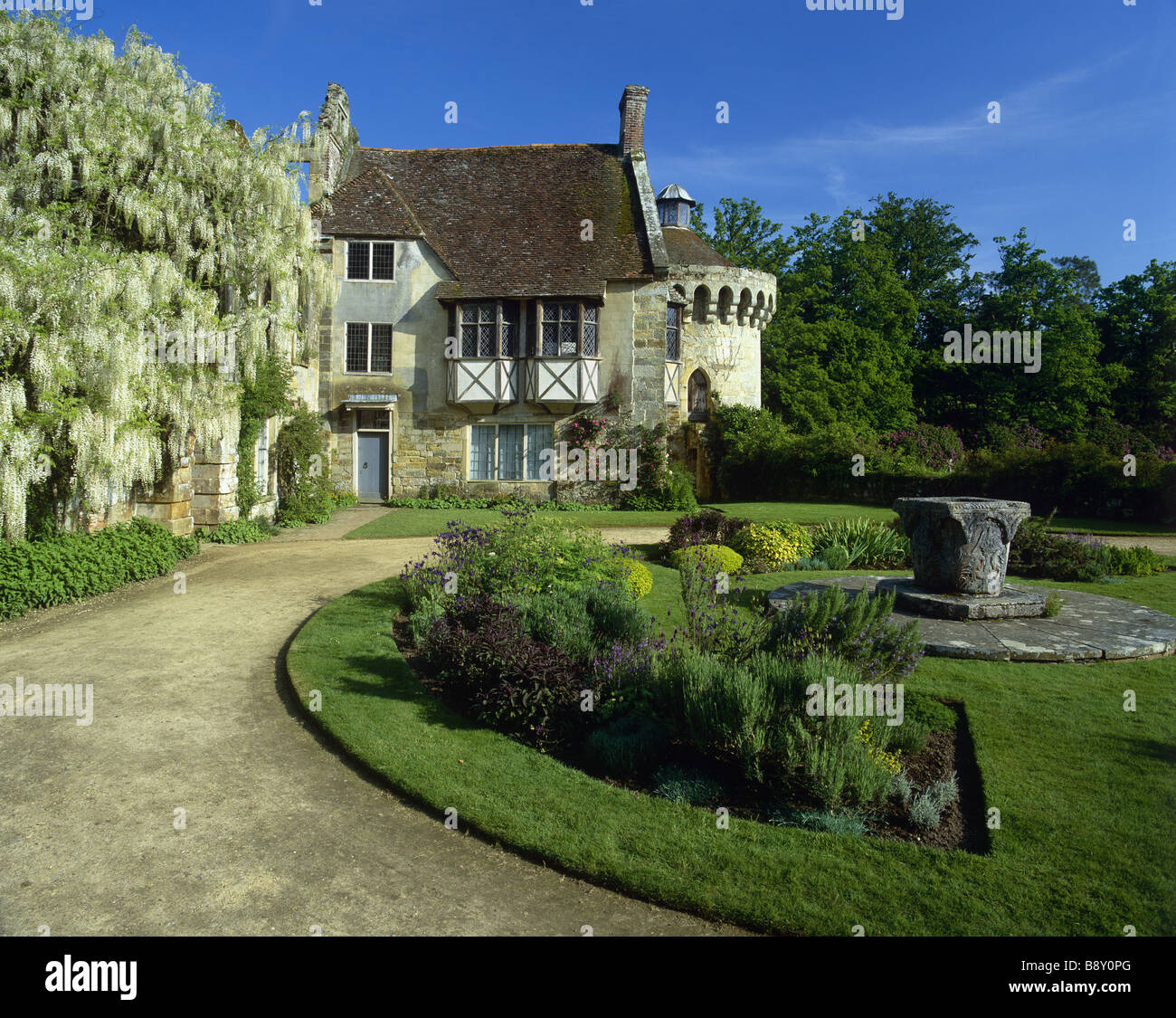 Scotney Castle Garden Stock Photo - Alamy