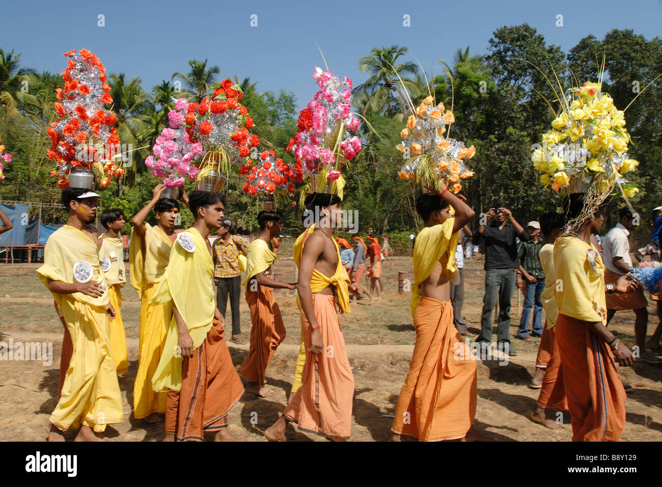 Karagam dance hi-res stock photography and images - Alamy