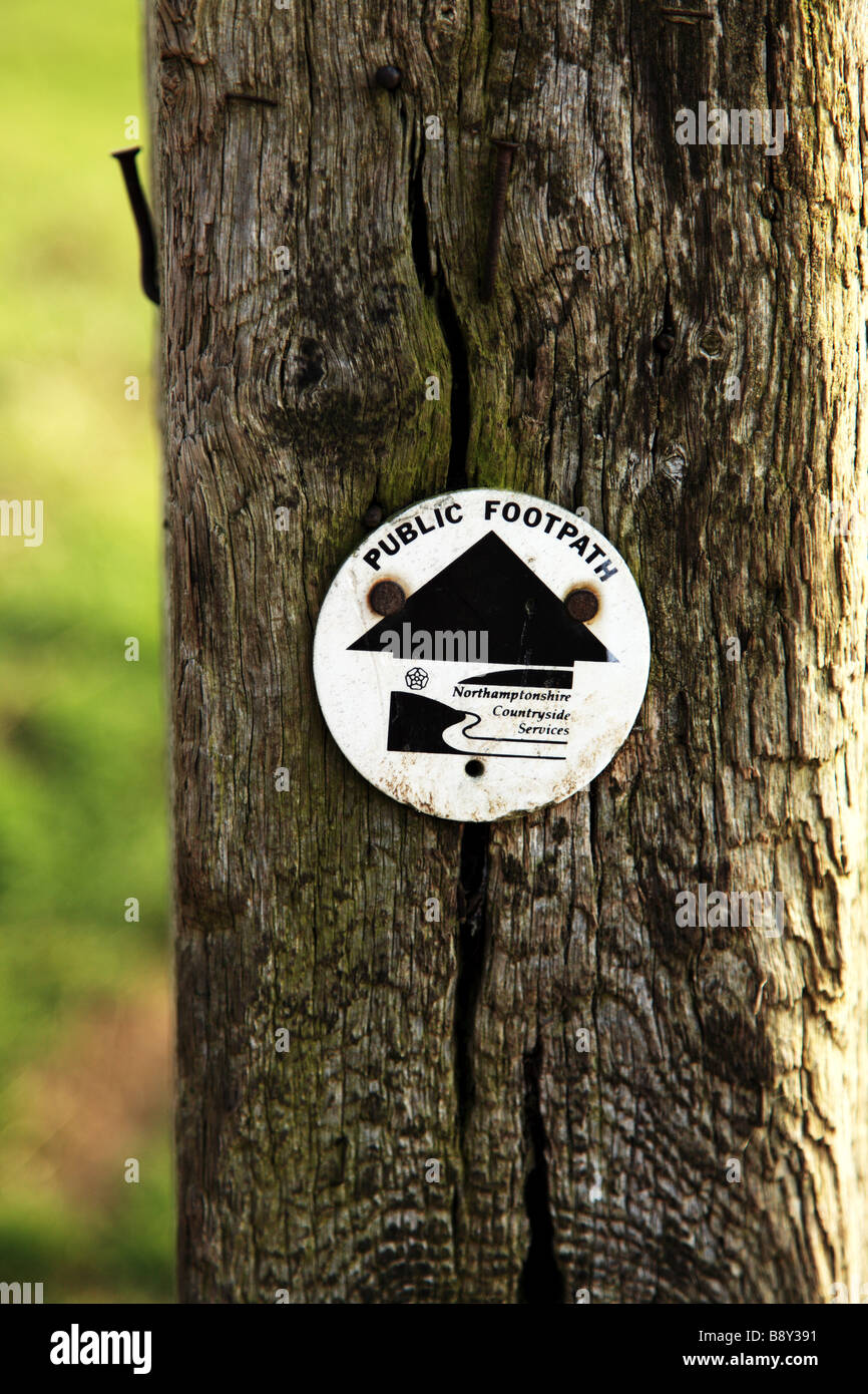 County council public footpath sign hi-res stock photography and images ...