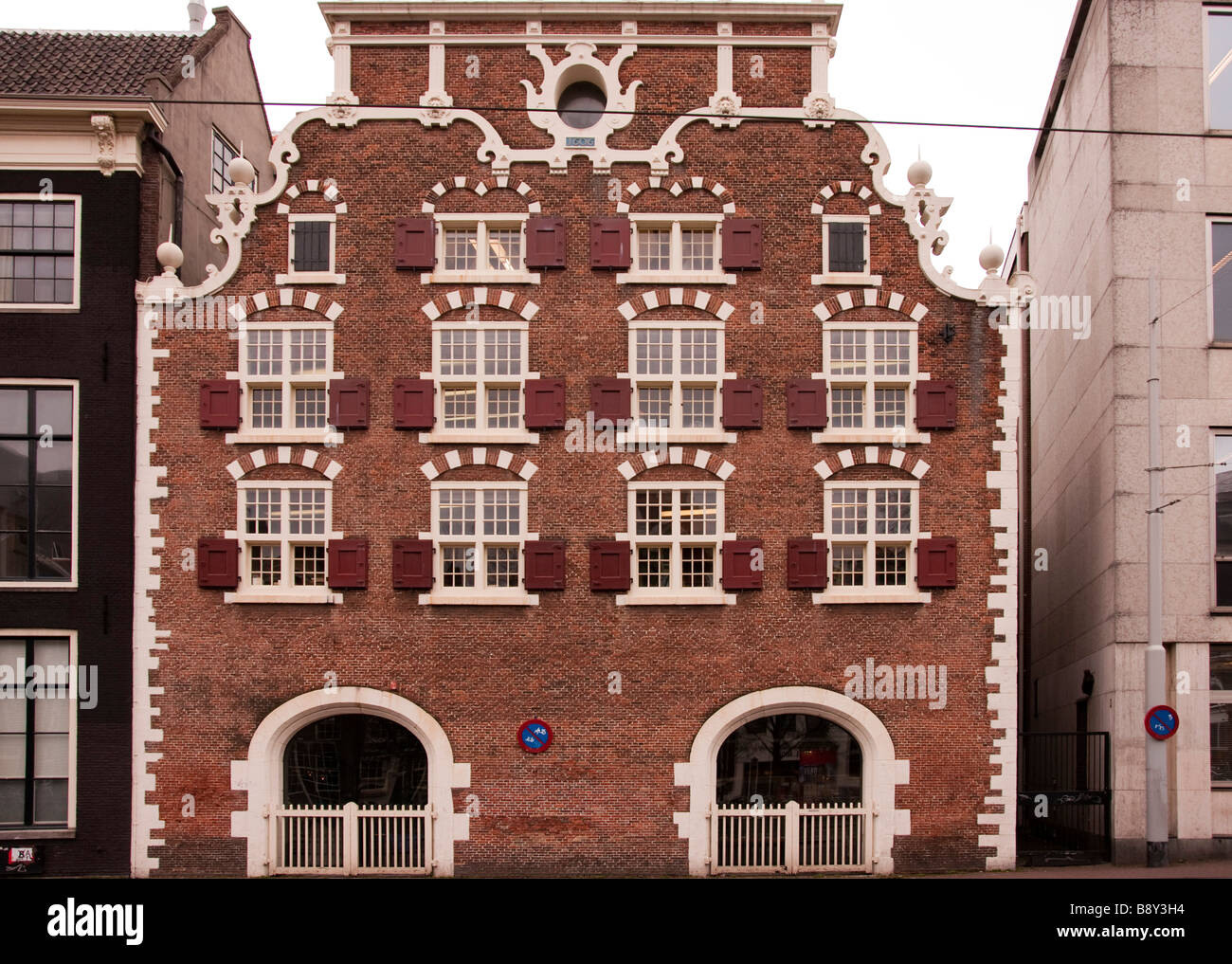 Typical Red Brick Merchants Building Amsterdam Stock Photo - Alamy