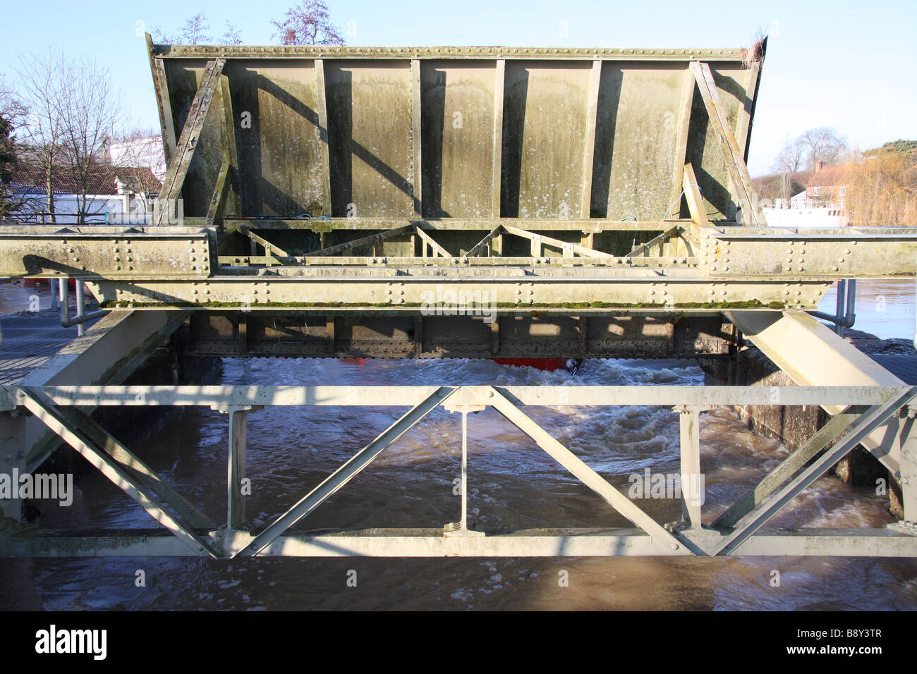 sluice gates flooded floodwater flood flooding river medway yalding ...