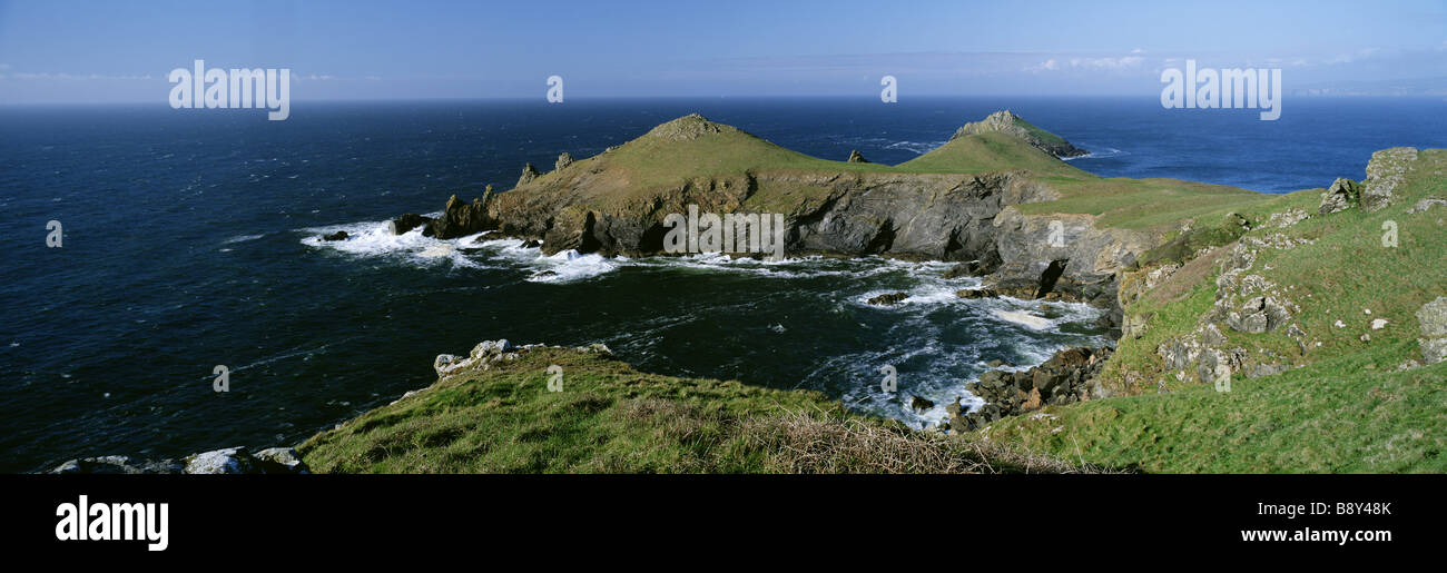 The Rumps coastal headland at Pentire Head Stock Photo - Alamy