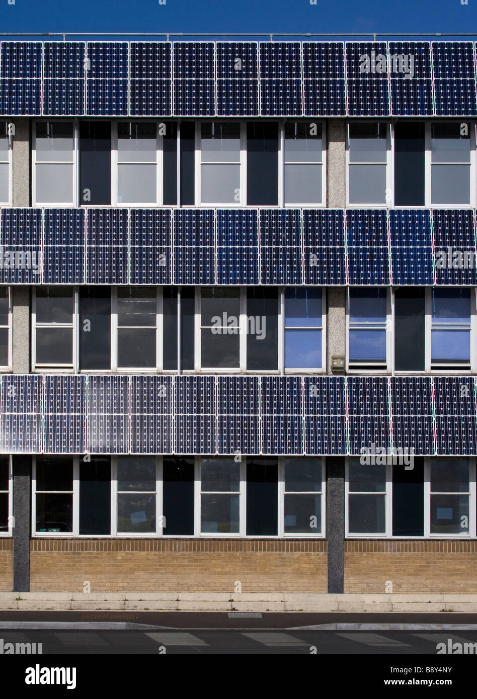 A Solar powered office building Stock Photo - Alamy