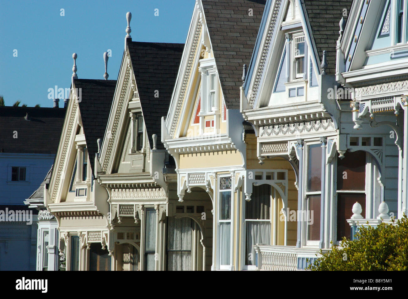 Row houses in american style hi-res stock photography and images - Alamy