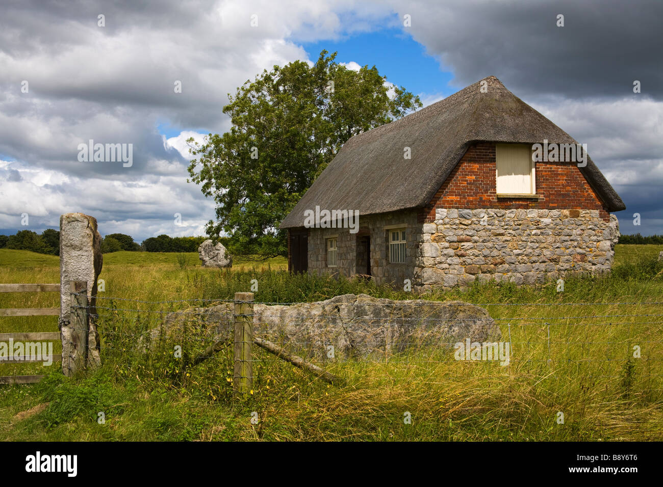 Stone farmhouse in a field, Avebury, Wiltshire, England Stock Photo - Alamy