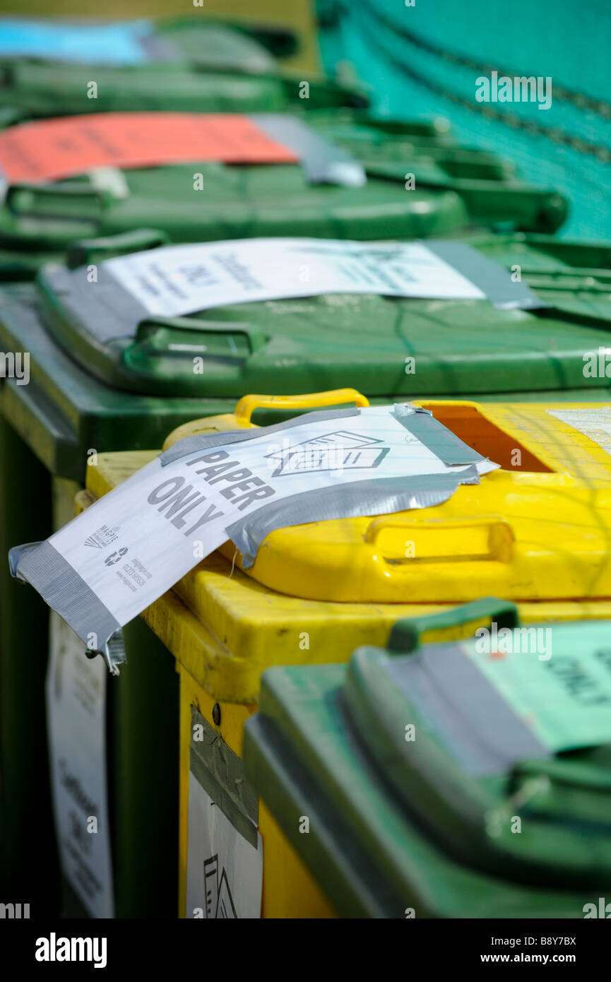 Mixed rubbish in bin hi-res stock photography and images - Alamy