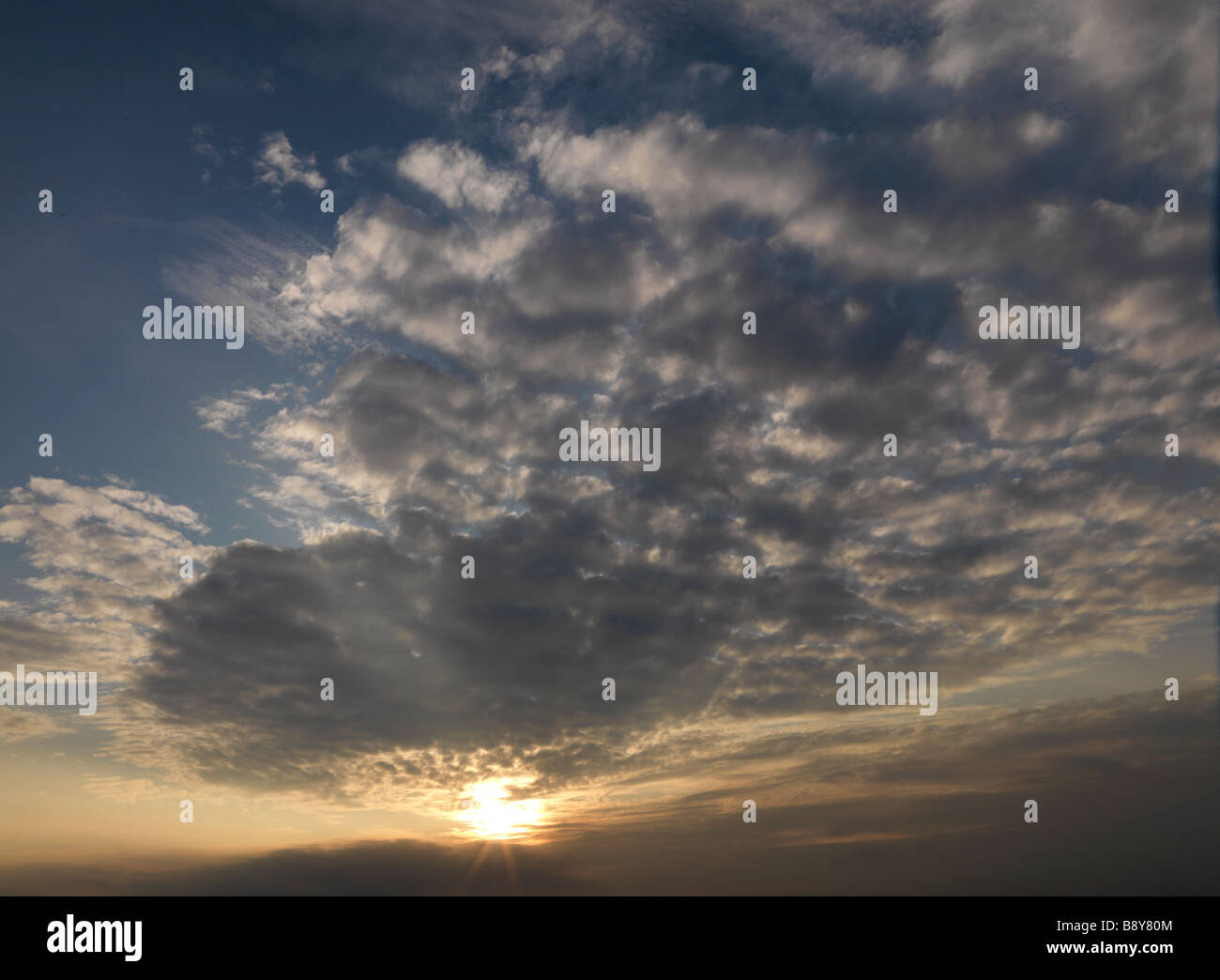 Sun rising and setting hi-res stock photography and images - Alamy