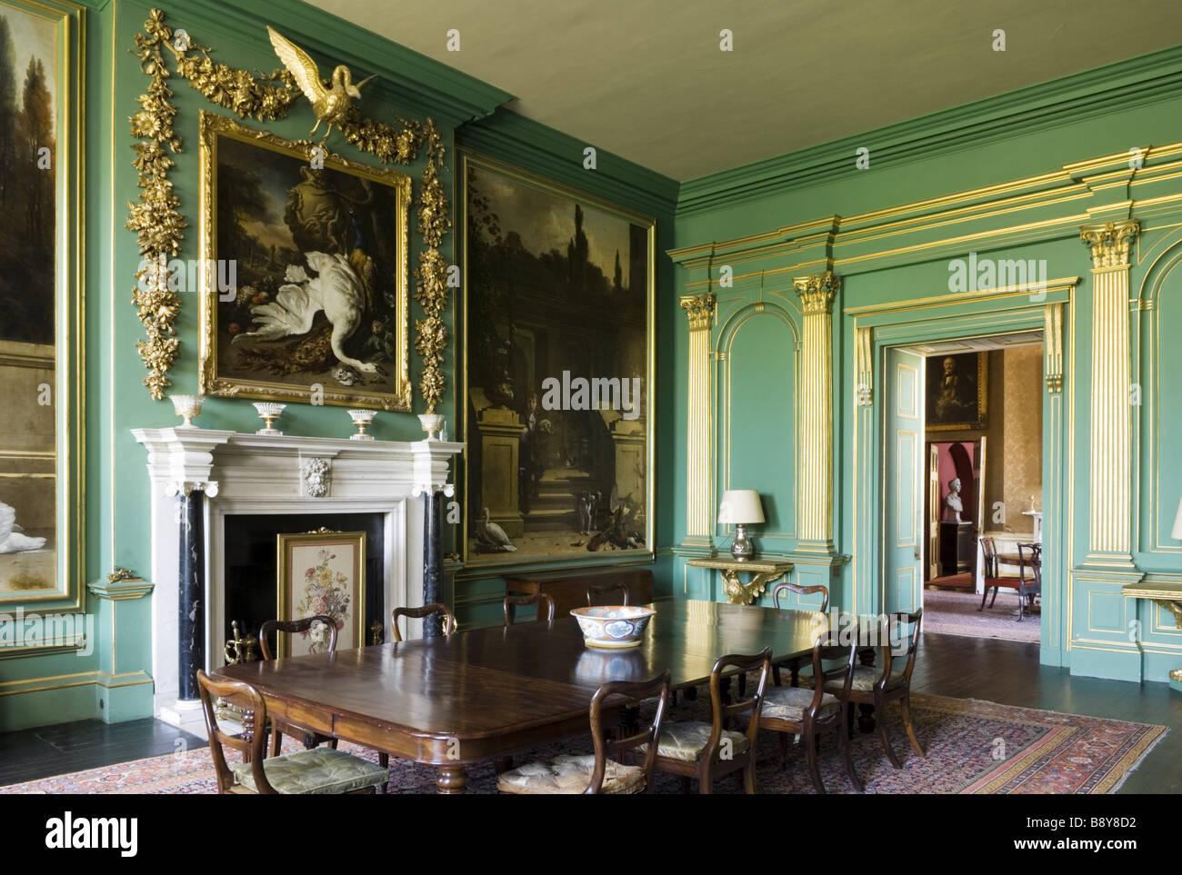 Historic house interior england hi-res stock photography and images - Alamy