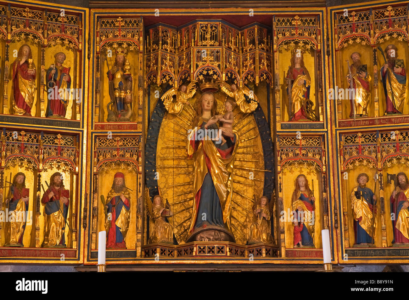Christ altar hi-res stock photography and images - Alamy