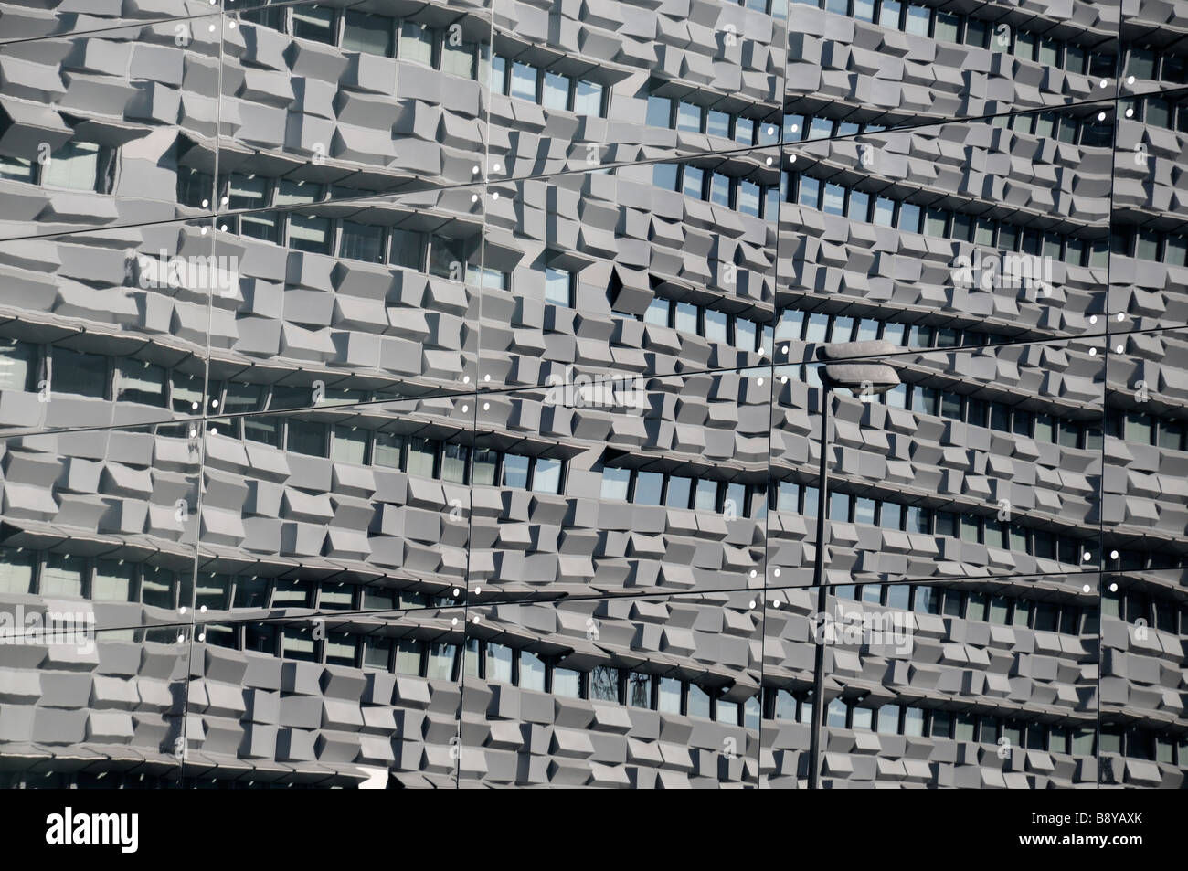 Office block building architecture hi-res stock photography and images ...