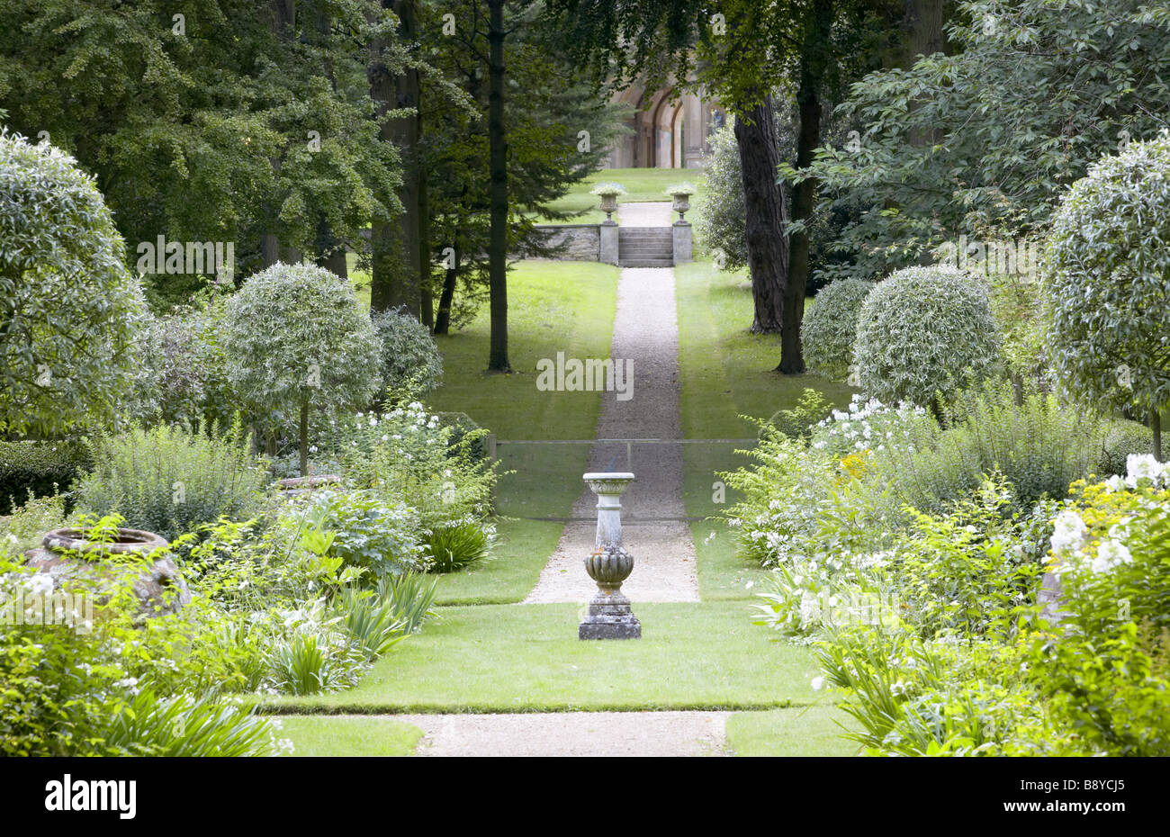 Intersecting pathway hi-res stock photography and images - Alamy
