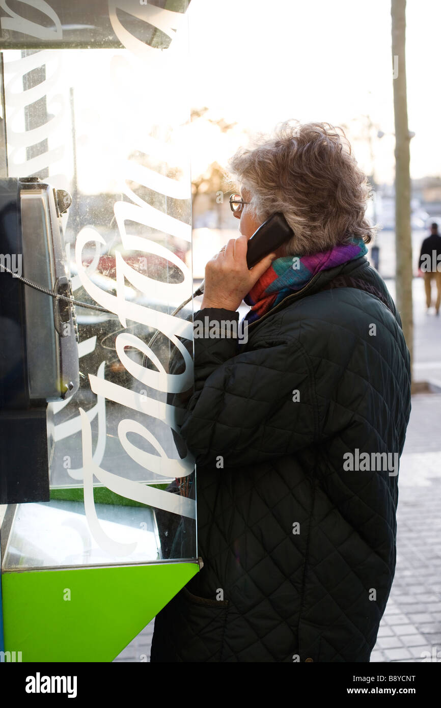 Who Invented The Phone Booth In Spain at Alex Willson blog