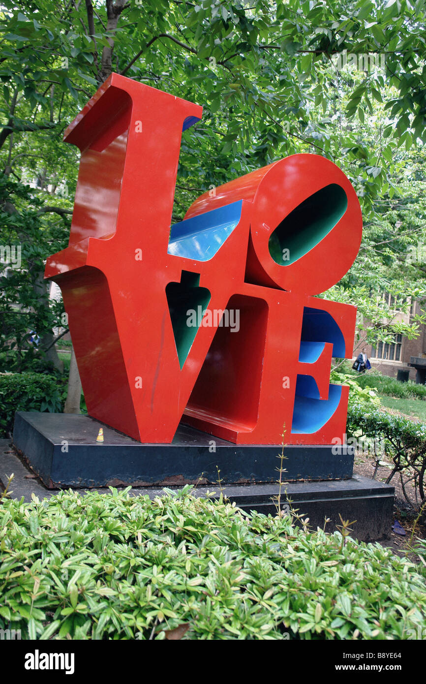 Outdoor scene of LOVE sculpture by Robert Indiana at University of ...