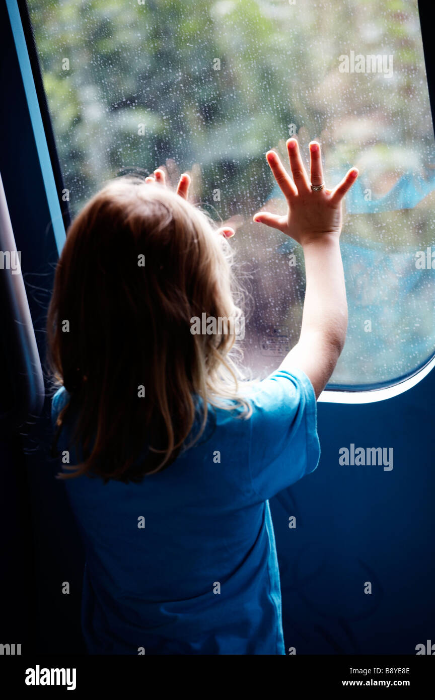 People getting on trains hi-res stock photography and images - Alamy