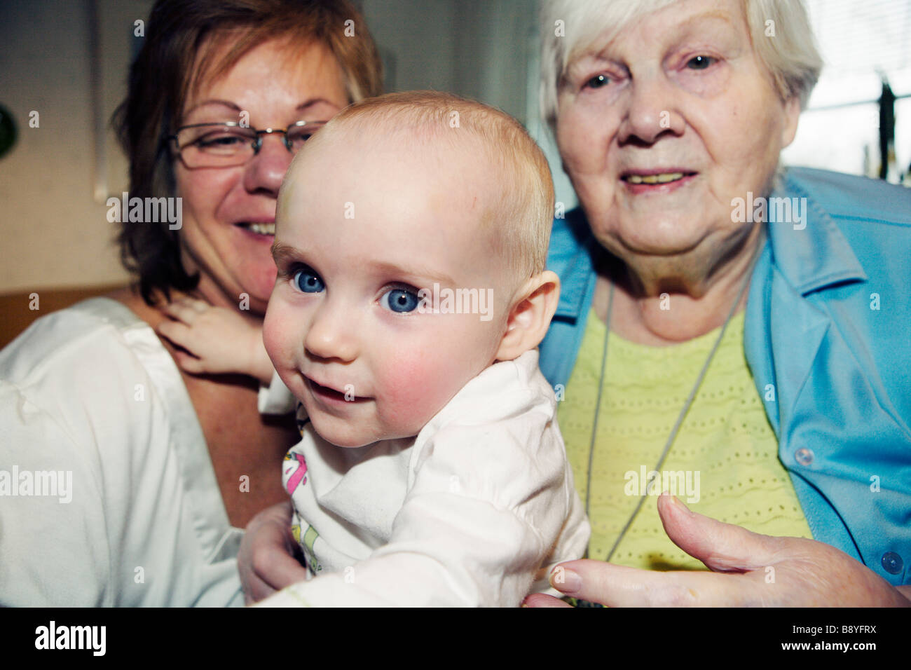 Three old ladies grannies hi-res stock photography and images - Alamy
