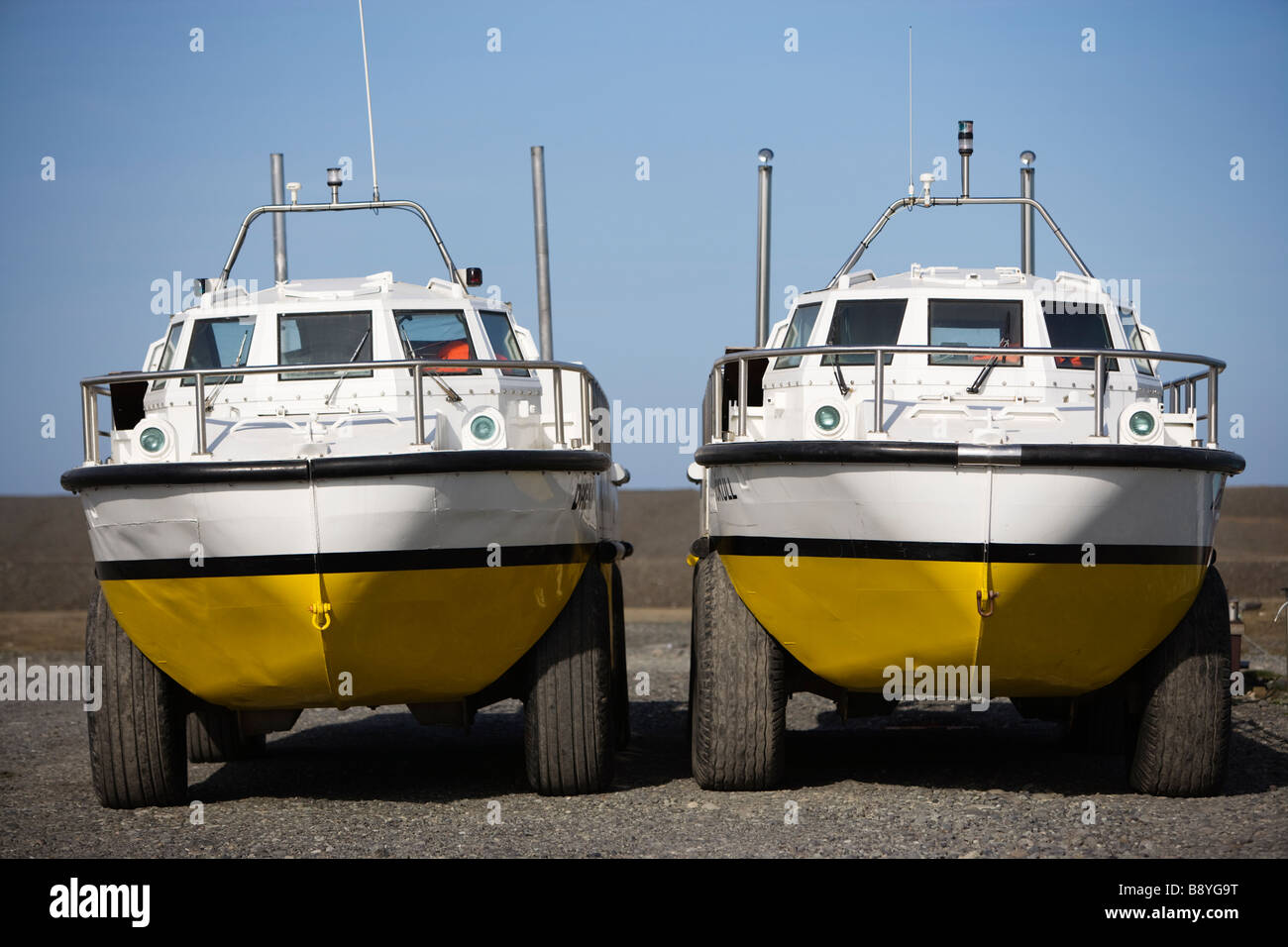 Amphibious craft hi-res stock photography and images - Alamy