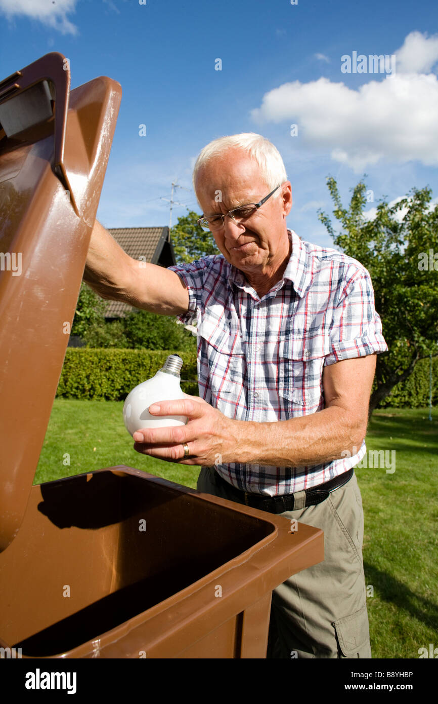 A man throwing garbage hi-res stock photography and images - Alamy