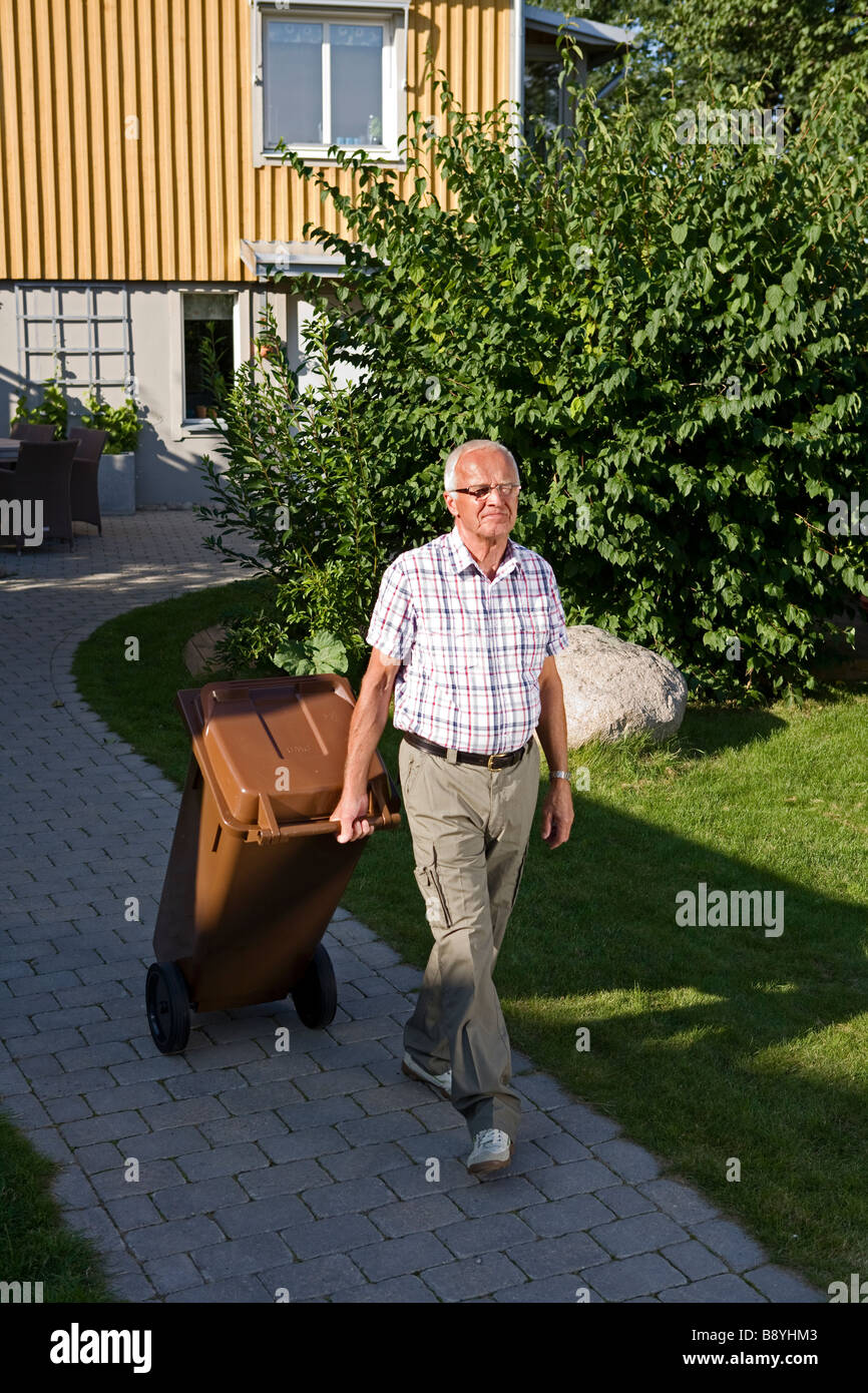 Old style dustbin hi-res stock photography and images - Alamy