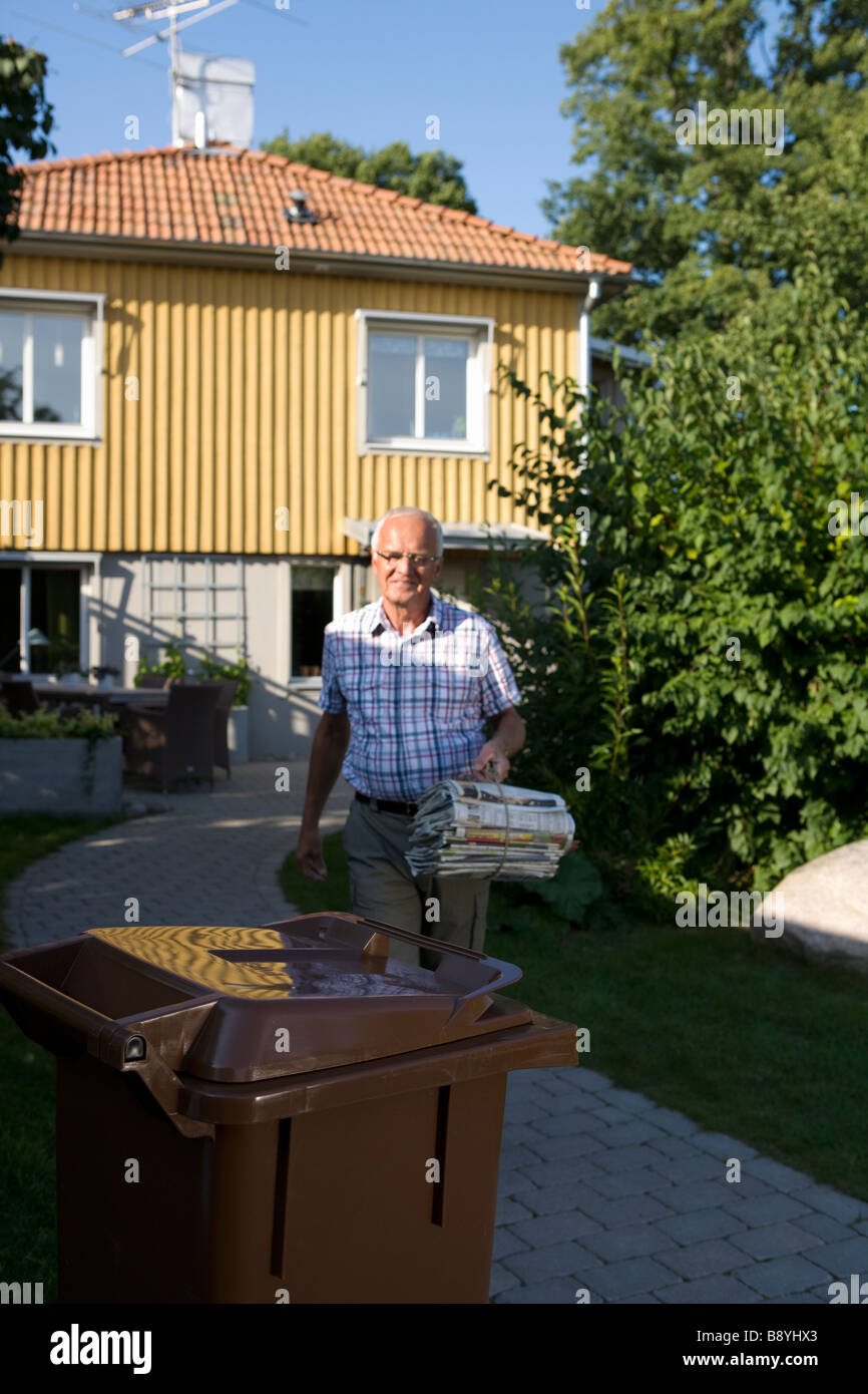 Residential dustbins hi-res stock photography and images - Alamy