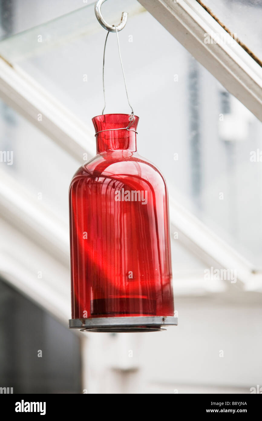 Red lantern lamps hi-res stock photography and images - Alamy
