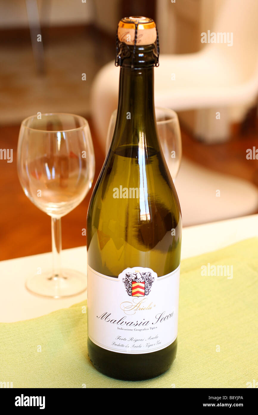 Malvasia wine hi-res stock photography and images - Alamy