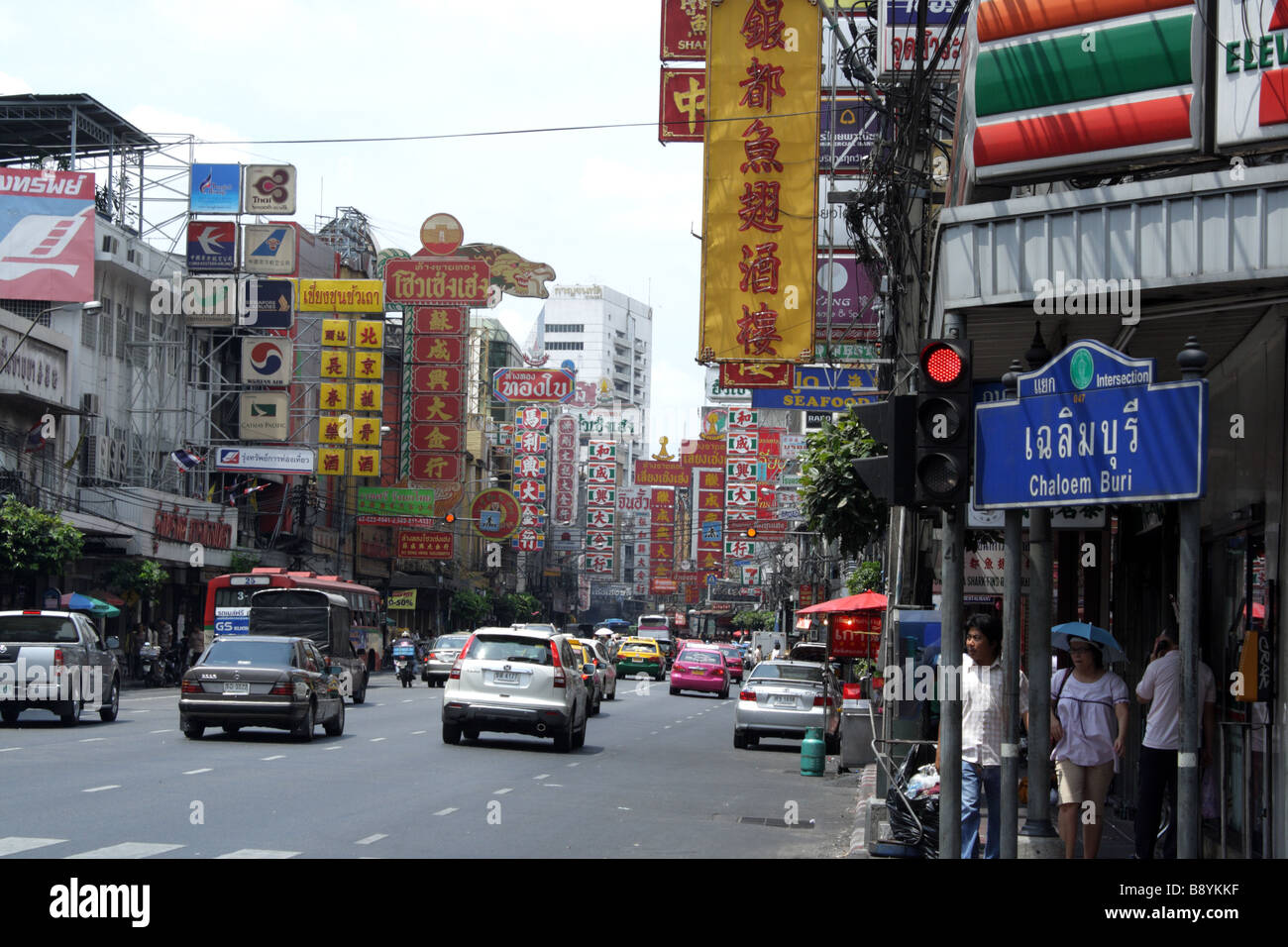 Bangkok chinatown yaowarat hi-res stock photography and images - Alamy