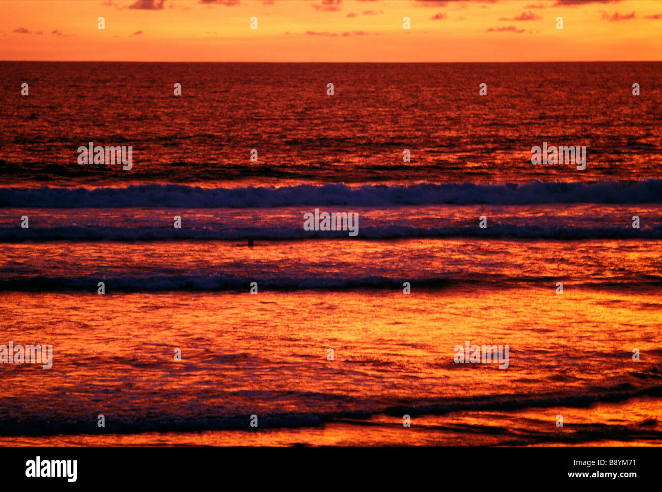 Beautiful people dramatics hi-res stock photography and images - Alamy