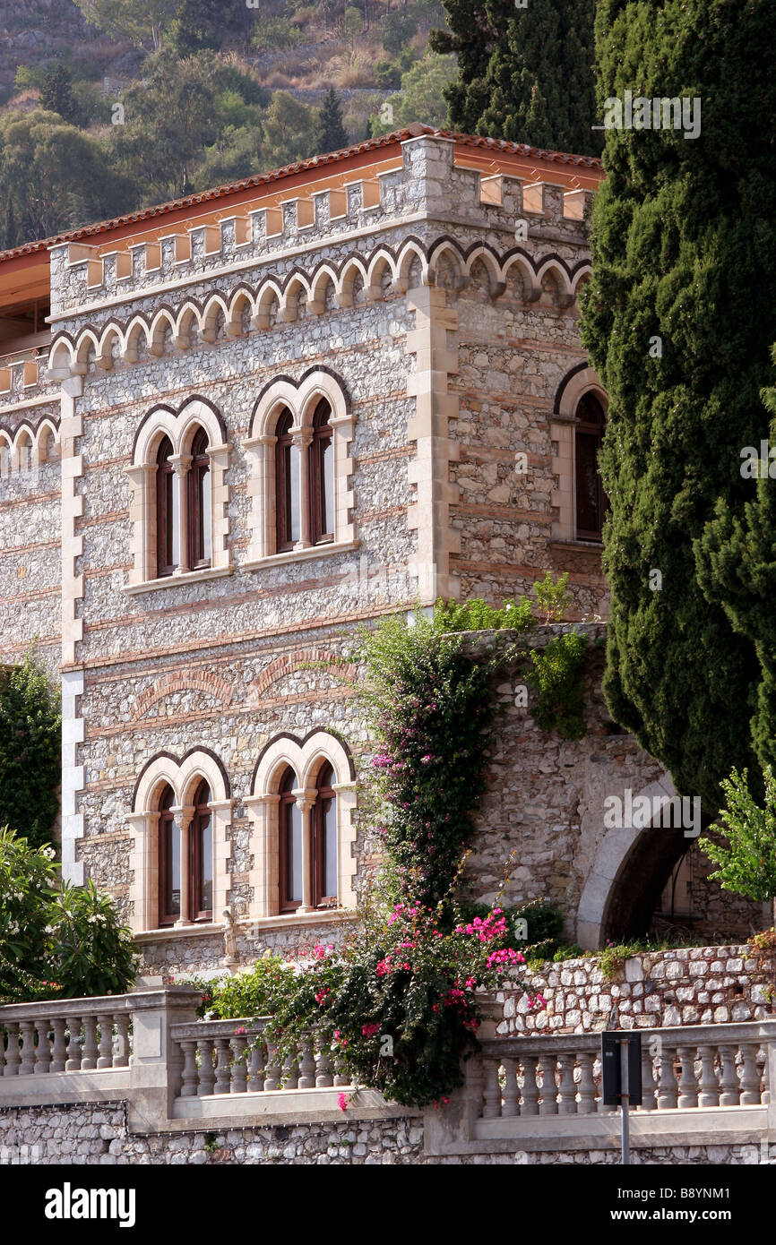 Pretty villa building in Taormina Sicily Italy Stock Photo - Alamy