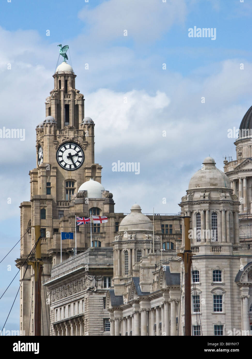Liver bird liver building hi-res stock photography and images - Alamy