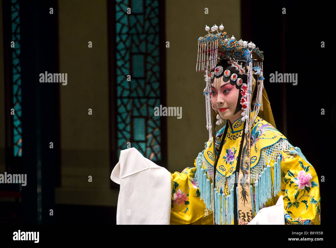 Traditional Chinese Opera, Beijing, China Stock Photo - Alamy