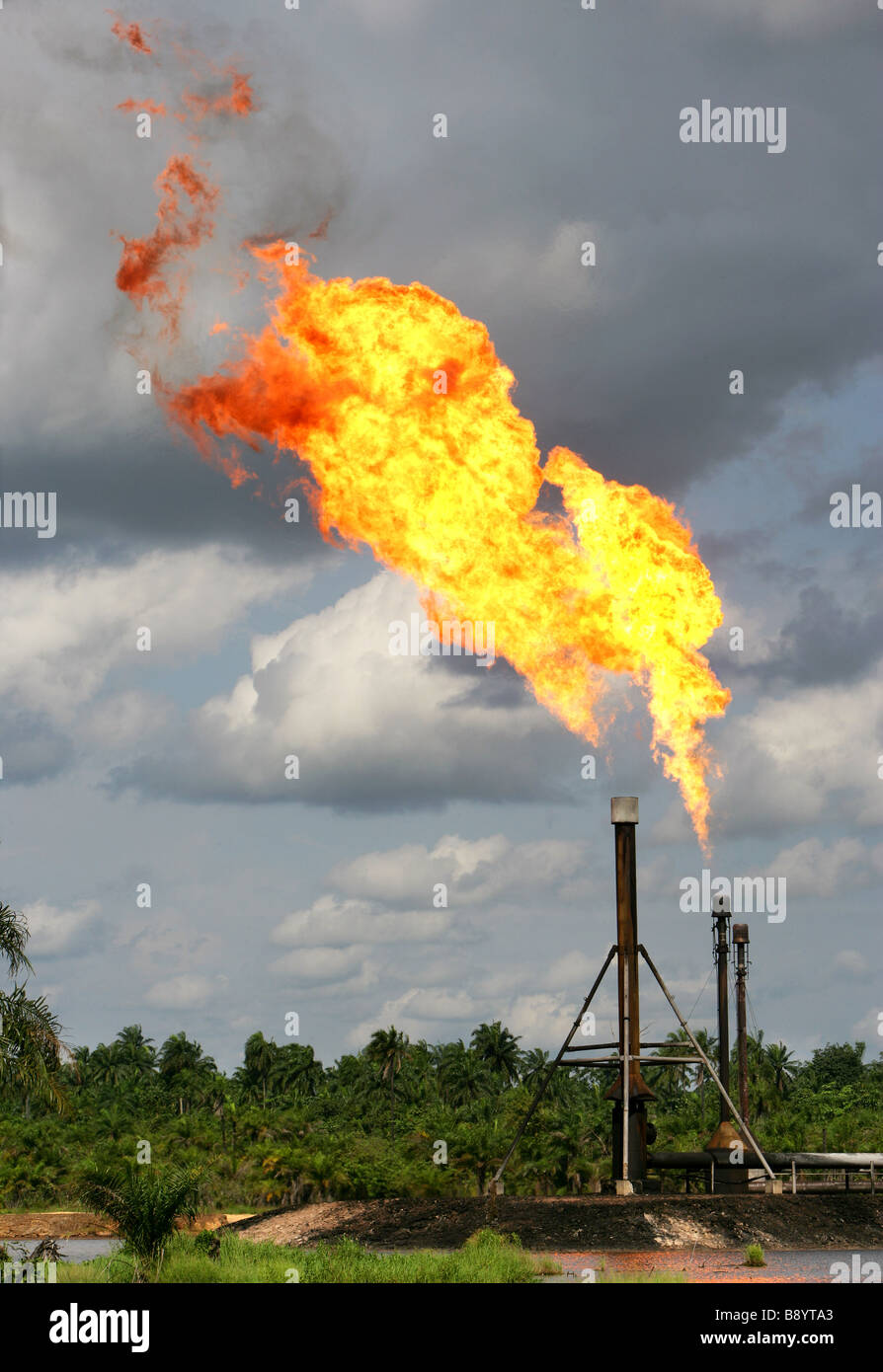 Nigeria oil industry hi-res stock photography and images - Alamy