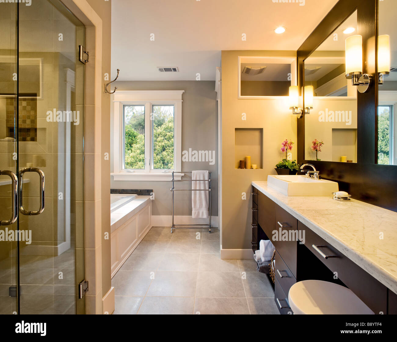 Bathroom with shower hi-res stock photography and images - Alamy