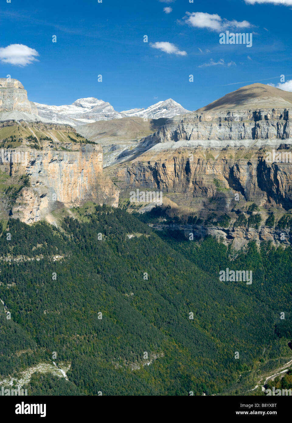 Ordesa y monte perdido national parks hi-res stock photography and ...