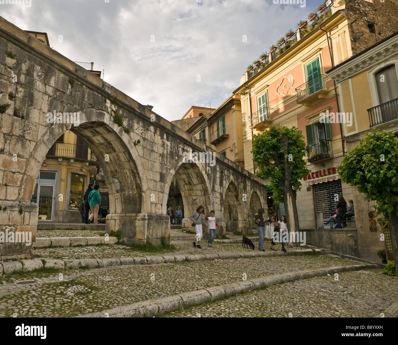 Aquaduct facing piazza garibaldi sulmona hi-res stock photography and ...