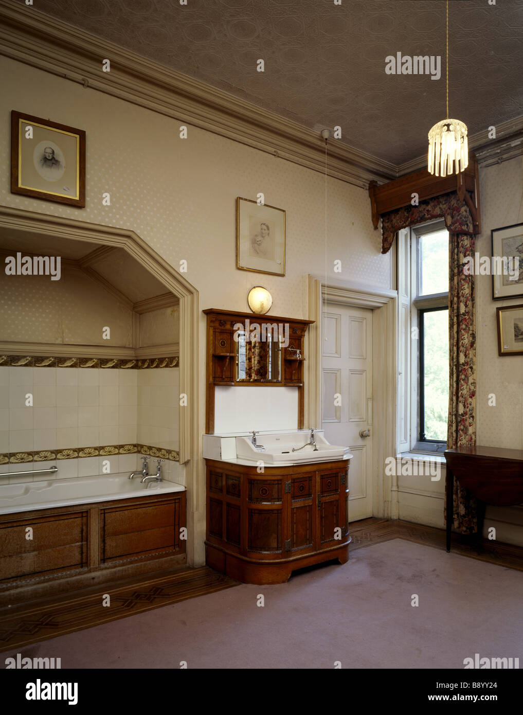 Matilda Blanche Gibb s new bathroom refitted by the cabinetmakers ...