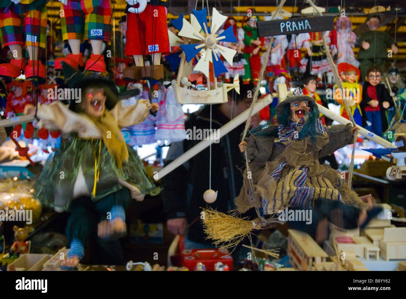 Puppets and other traditional souvenirs at Havelska market in old town ...