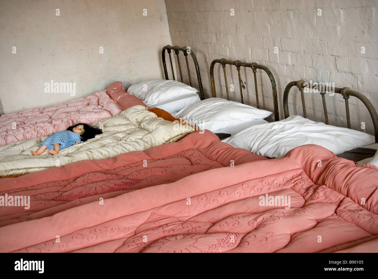 Dormitory uk bed hi-res stock photography and images - Alamy