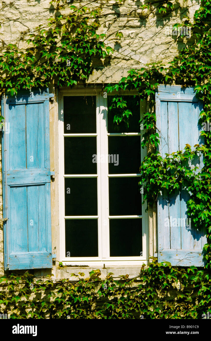 WINDOW PROVENCE FRANCE Stock Photo - Alamy