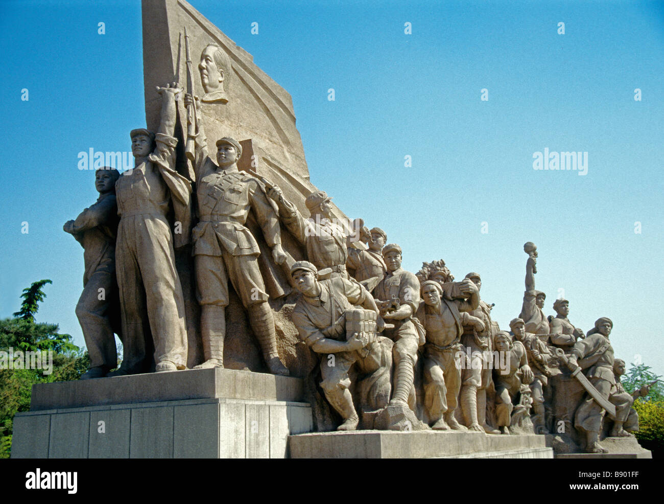 Beijing's Tiananmen Square, revolutionary monument to the workers ...
