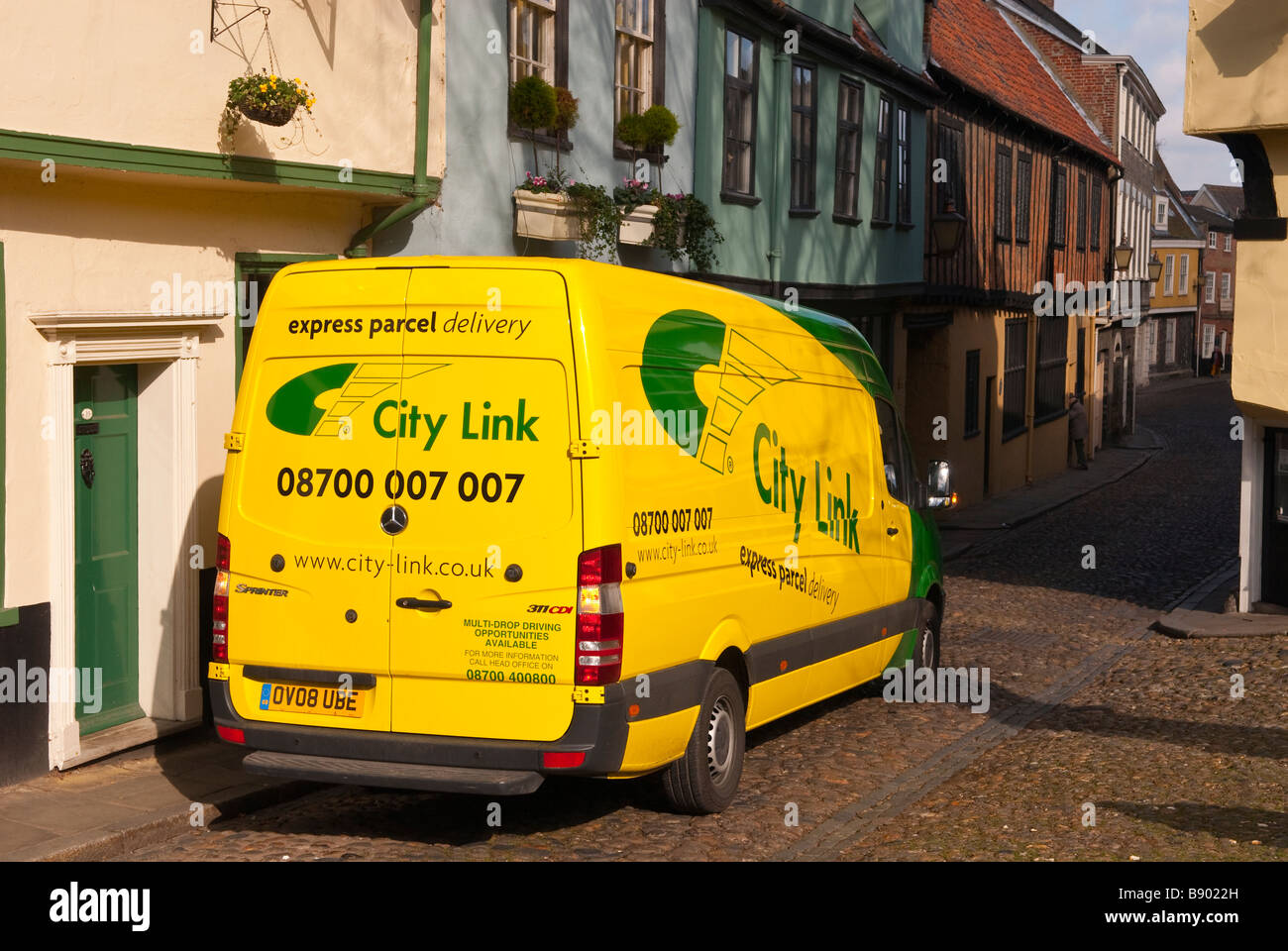 City link parcel hi-res stock photography and images - Alamy