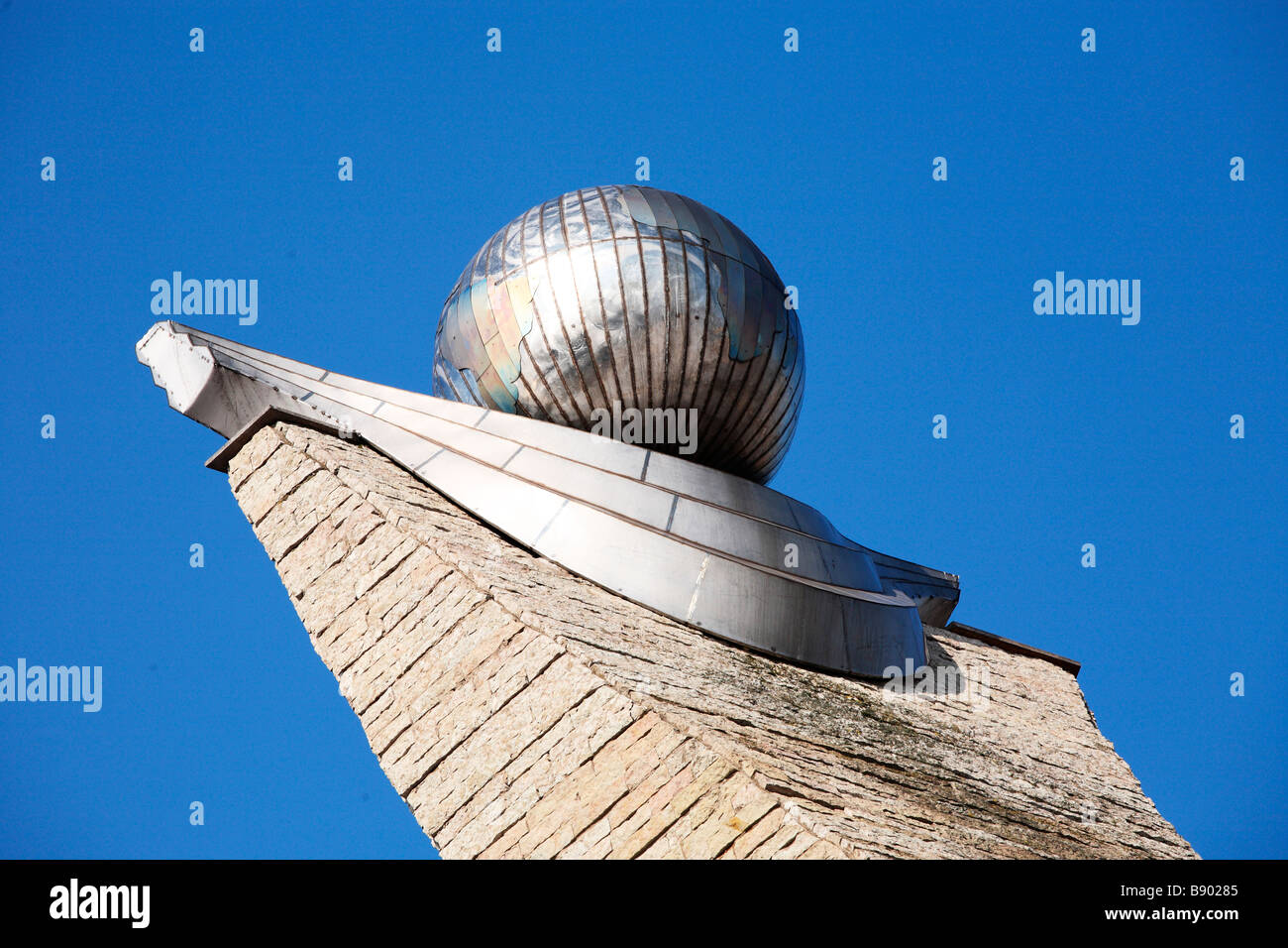 Welded steel sculpture hi-res stock photography and images - Alamy