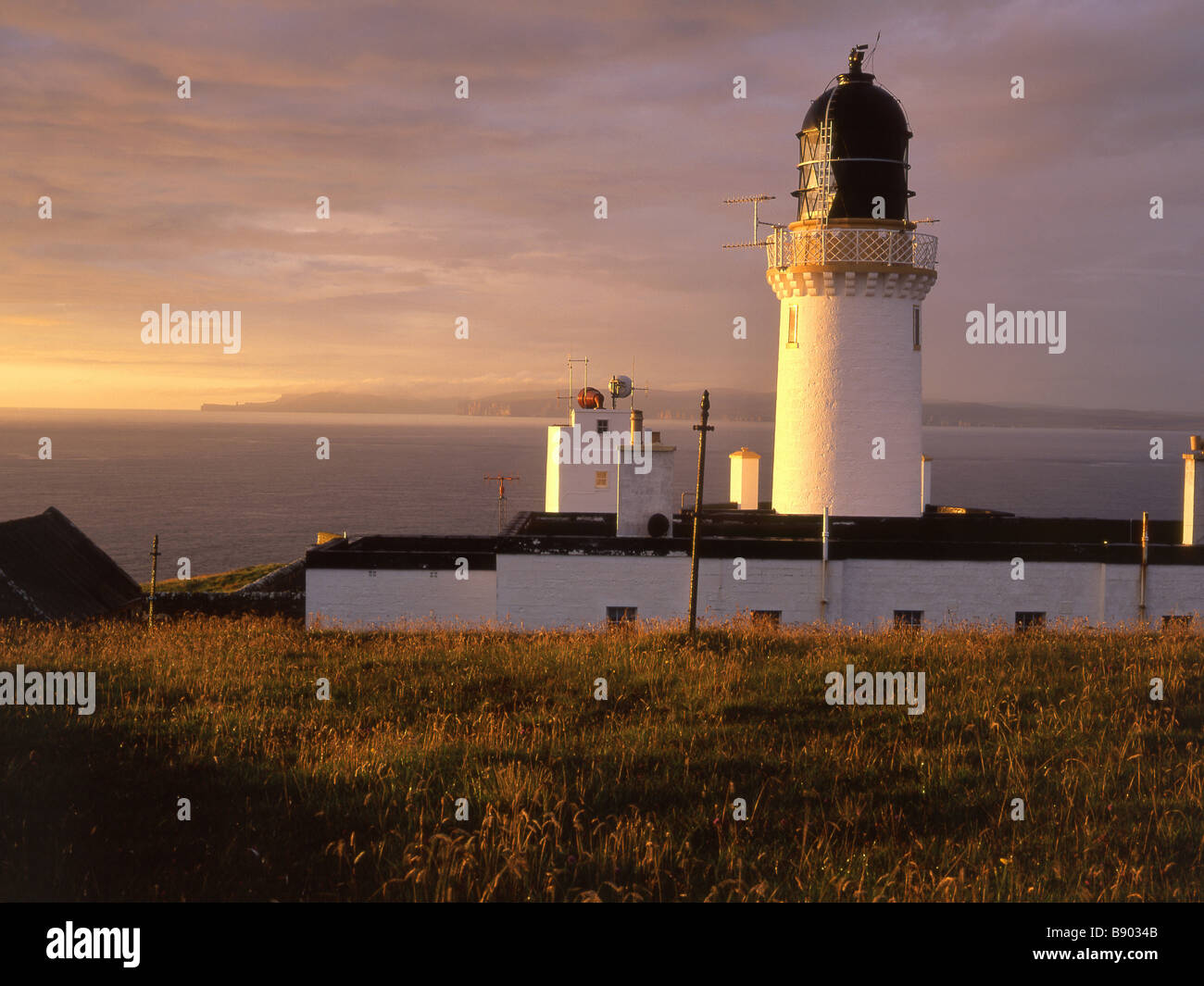 dunnet head lighthouse Stock Photo - Alamy