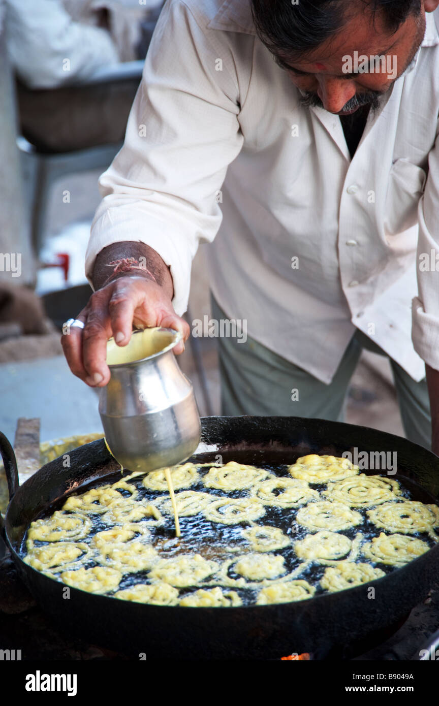 Indian mixed sweets hi-res stock photography and images - Alamy