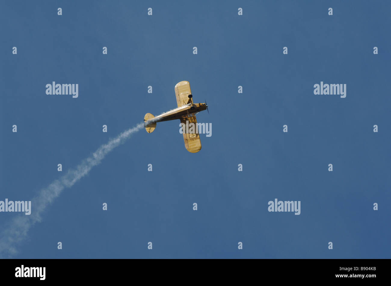 Stunt pilot flying Piper cub at Rhinebeck Aerodrome, Hudson Valley ...